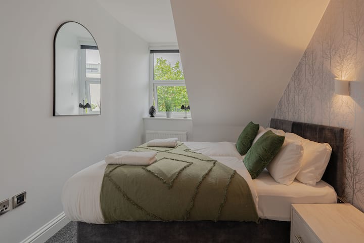 3br Home |Contractors |Re Locaters |Business Stays - Brighton