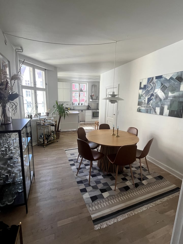 Centralt Beliggende 3-værelses - Copenhagen
