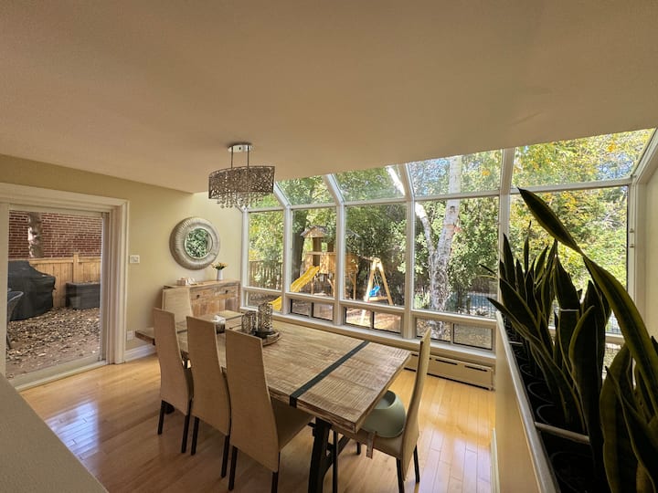 Spacious 4 Bedroom House - Markham