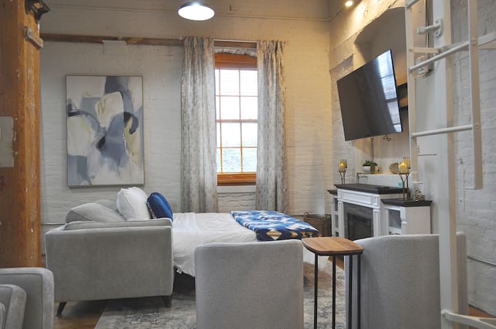 Modern Loft In The Heart Of Old City Knoxville - Knoxville, TN