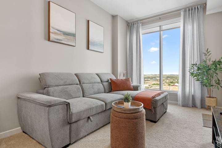 Luxe Comfort In Prime Location - 