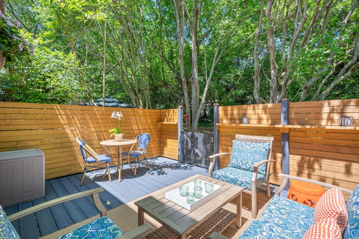 Luxe Local Lifestyle: Bright Oak At The Village - ローリー, NC