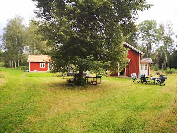 Mysig Stuga Från 1800-talet Med Mycket Charm - Vårgårda