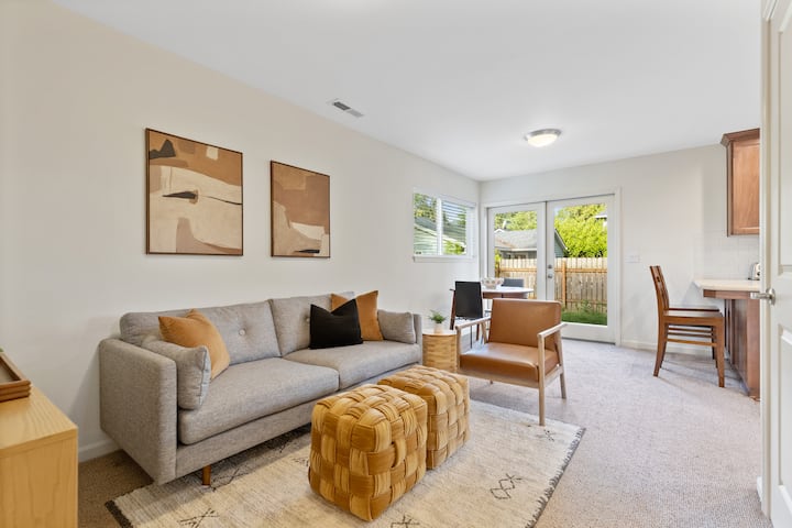 Entire Home - Downtown Beaverton - Beaverton, OR