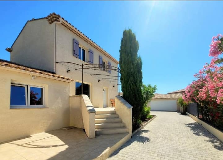 Maison Familiale 8 Personnes - La Fare-les-Oliviers