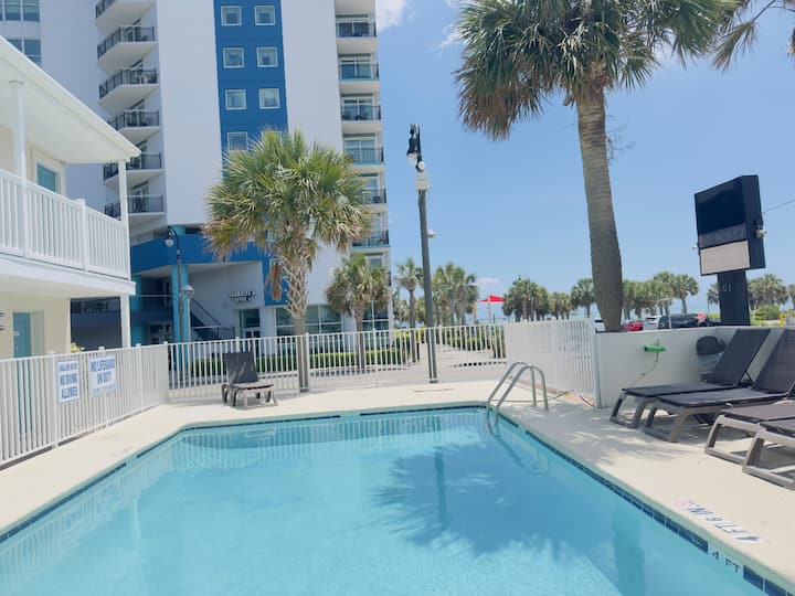Boutique On The Beach, Studio #126 + Pool - Myrtle Beach, SC