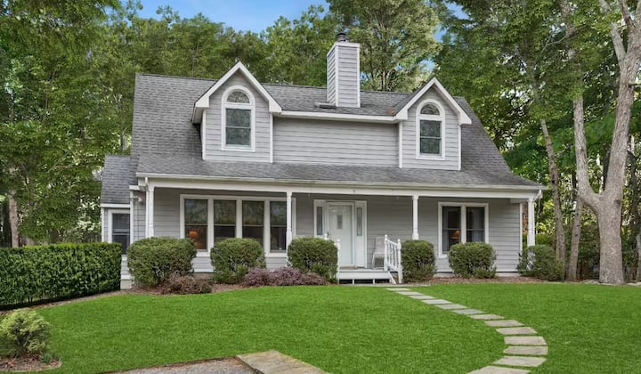 Great Price, Central Location! - Sag Harbor, NY