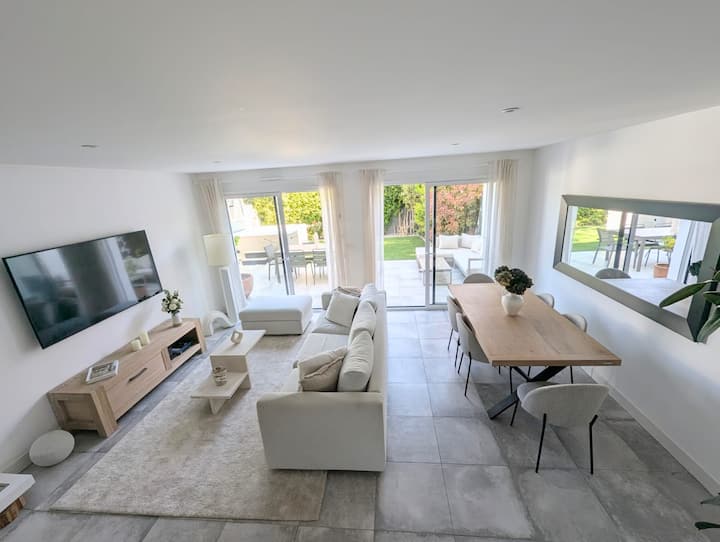 Villa 4 Chambres Avec Spa En Août - Mérignac