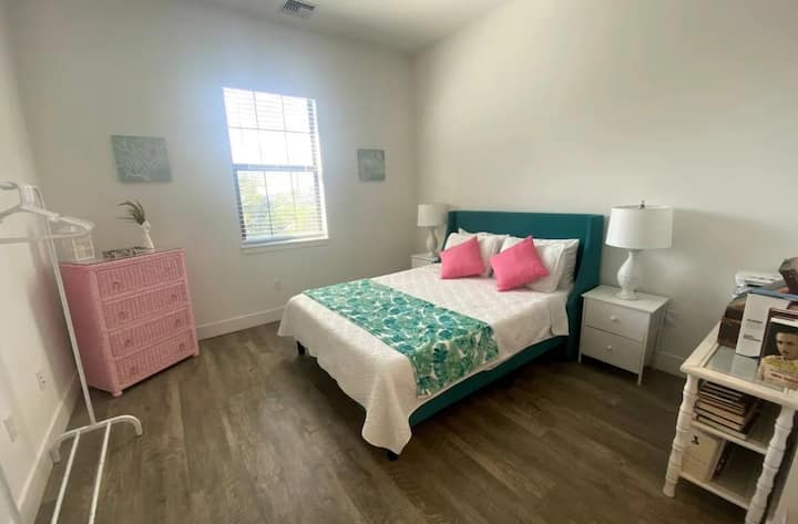 Tropical Guest Suite In Historic Downtown Stuart - Stuart, FL