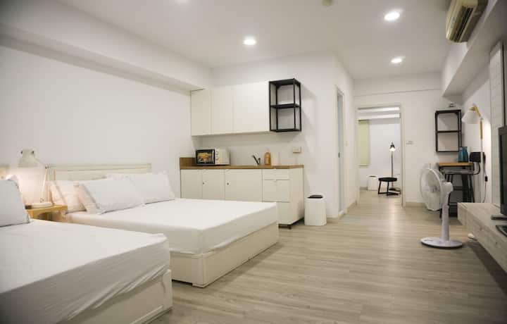 [臺灣高雄市]美麗島六合屋(新裝潢/大空間/雙捷運站口/六合夜市旁/近高雄車站) - Kaohsiung City