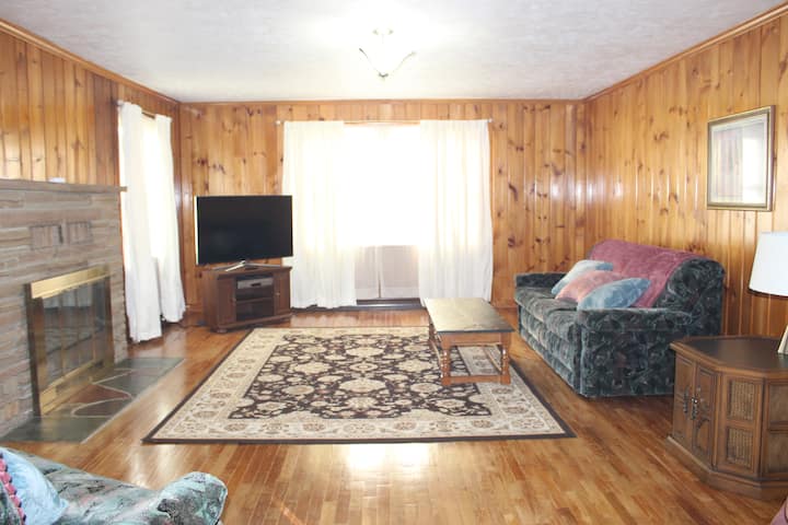 Mountain Retreat W/boat Parking - Nemacolin, PA
