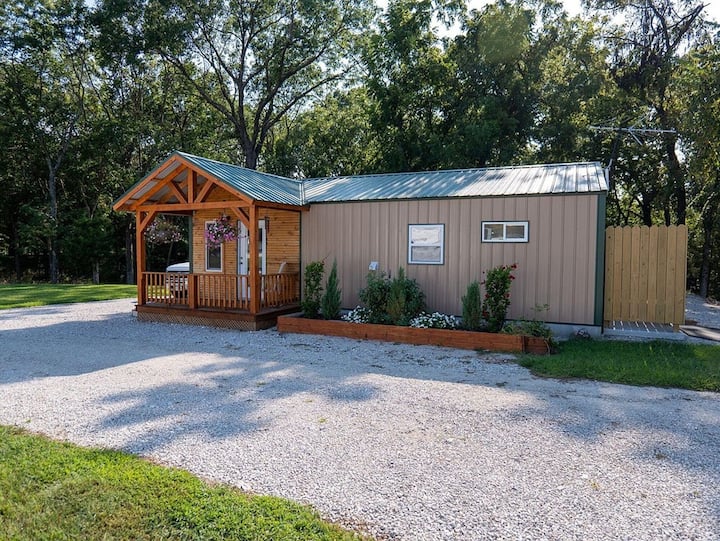 Modern Cabin Near The Lake - Stockton Lake, MO