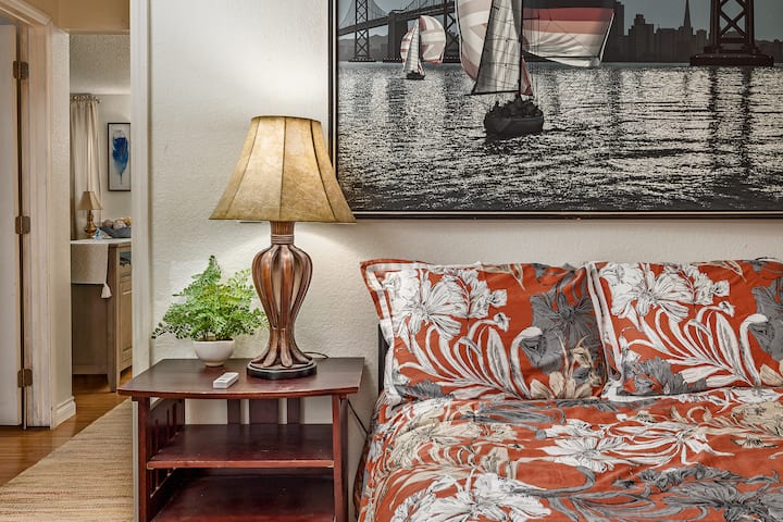 Cozy 2bdr Den Near The Airport - Alaska