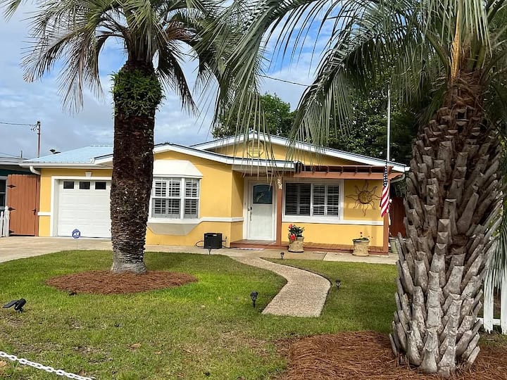 Sugar Beach Cottage - Destin, FL