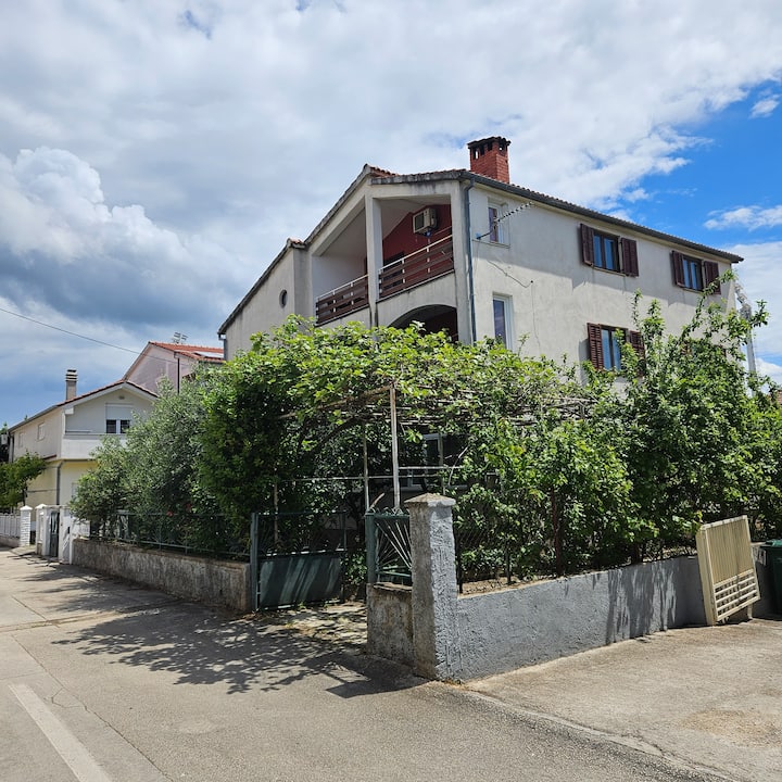 Appartement Confortable De 4 Chambres - Zadar