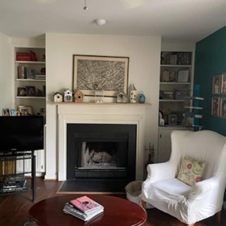 Private Suite In Townhome - Charlottesville, VA