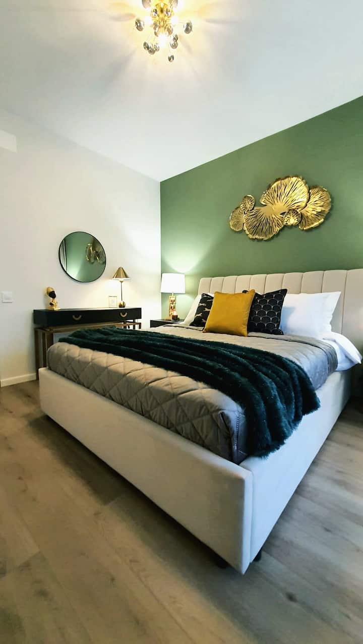 Aze • Green Business - Bucharest Henri Coandă Airport (OTP)