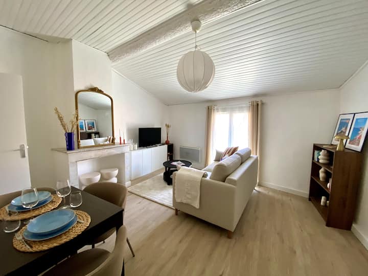 Loft Du Mistral -
Charme Cinéma Allauch - Allauch