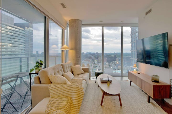 Luxury Downtown 2br With Stunning View| Queen West - Toronto