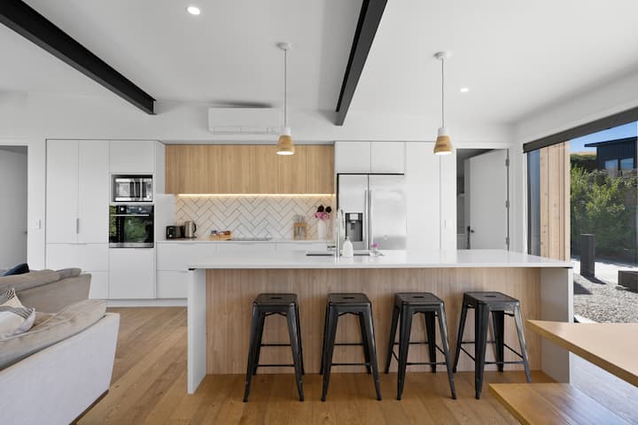 Alpine Air On Aubrey - Mountain View Bach - Central Otago District