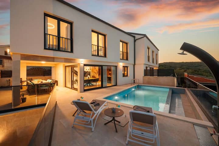 Villa Hillside Vrbnik, Seaview, Heated Pool, Lux - Vrbnik