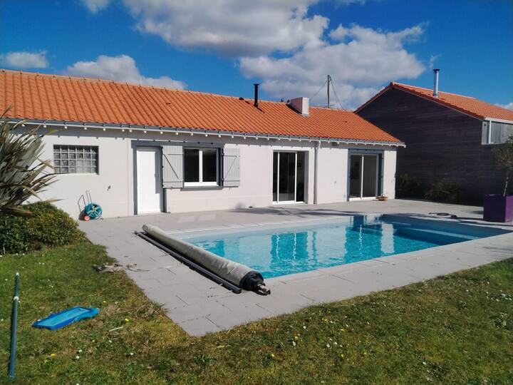 Maison Avec Piscine Mer à Pied - Saint-Michel-Chef-Chef