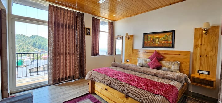 Cedar Club Room-countryside By Alcor - ダノールティ