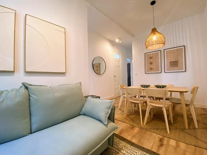 Central Hideaway Apartment - A Coruña