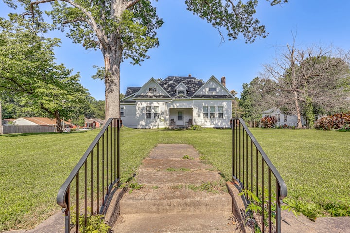 Highland Manor-game Room-king Size Beds-historic - Jackson, TN
