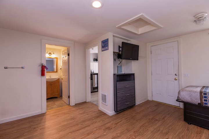 1 Room Suite - Ogunquit, ME