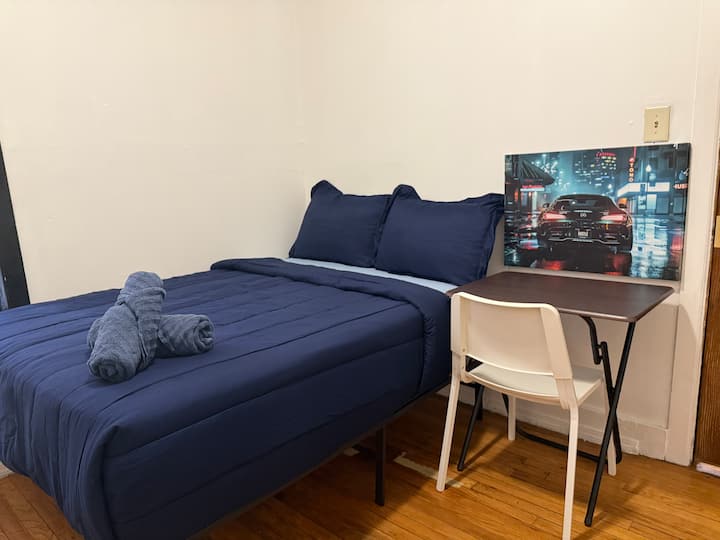 T4- Room - 15 Min To Red Line - Chicago, IL