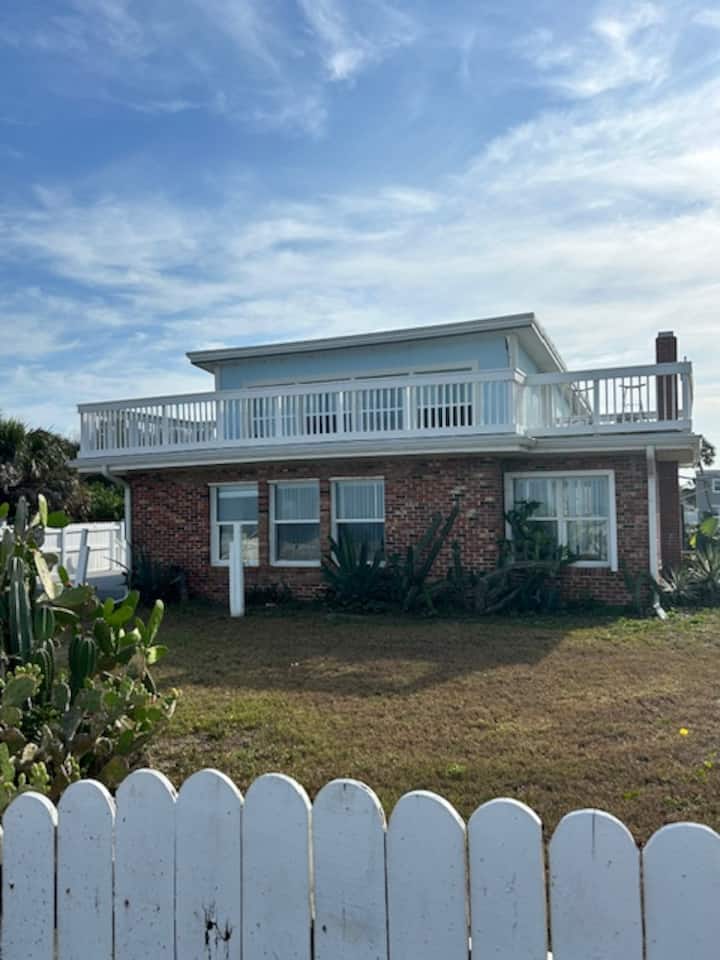 Ormond By The Sea Ocean Views + Beach Cottage - Flagler Beach, FL
