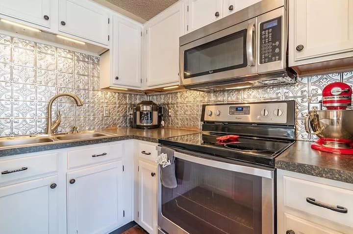 Fayetteville Cottage - Fayetteville, AR
