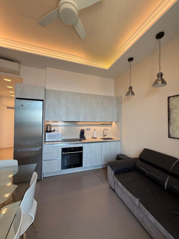 Renovated-central-3 Beds-2 Baths - Beausoleil
