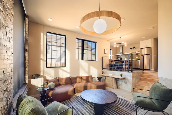 The Dylin | Two Bedroom Suite - Queen/bunk - Madison, WI