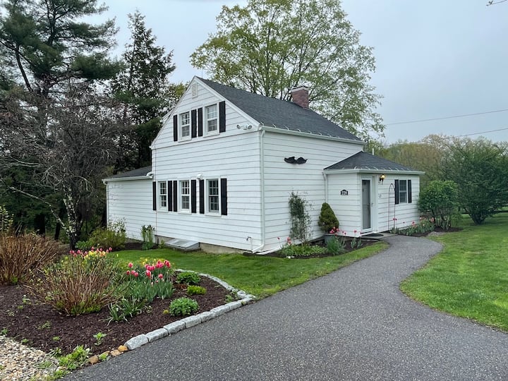 The Cottage @ 228 Maple - Litchfield, CT