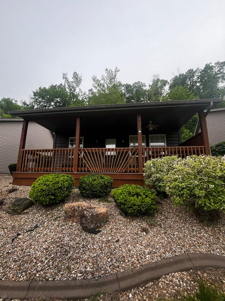 Cozy Cabin On The Cove (Four) - Sunrise Beach, MO