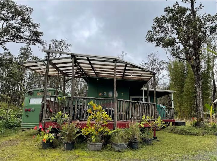 Rustic Sanctuary Off-grid Sustainable Cabin - Volcano, HI