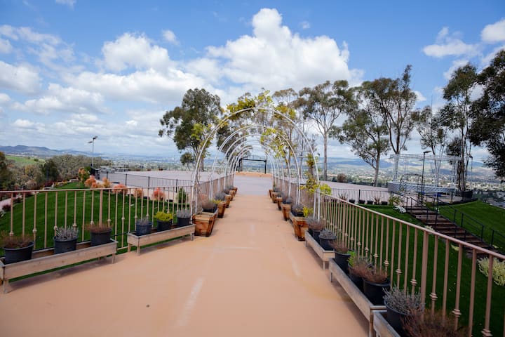 Private N Secure Mountain Oasis - Simi Valley, CA