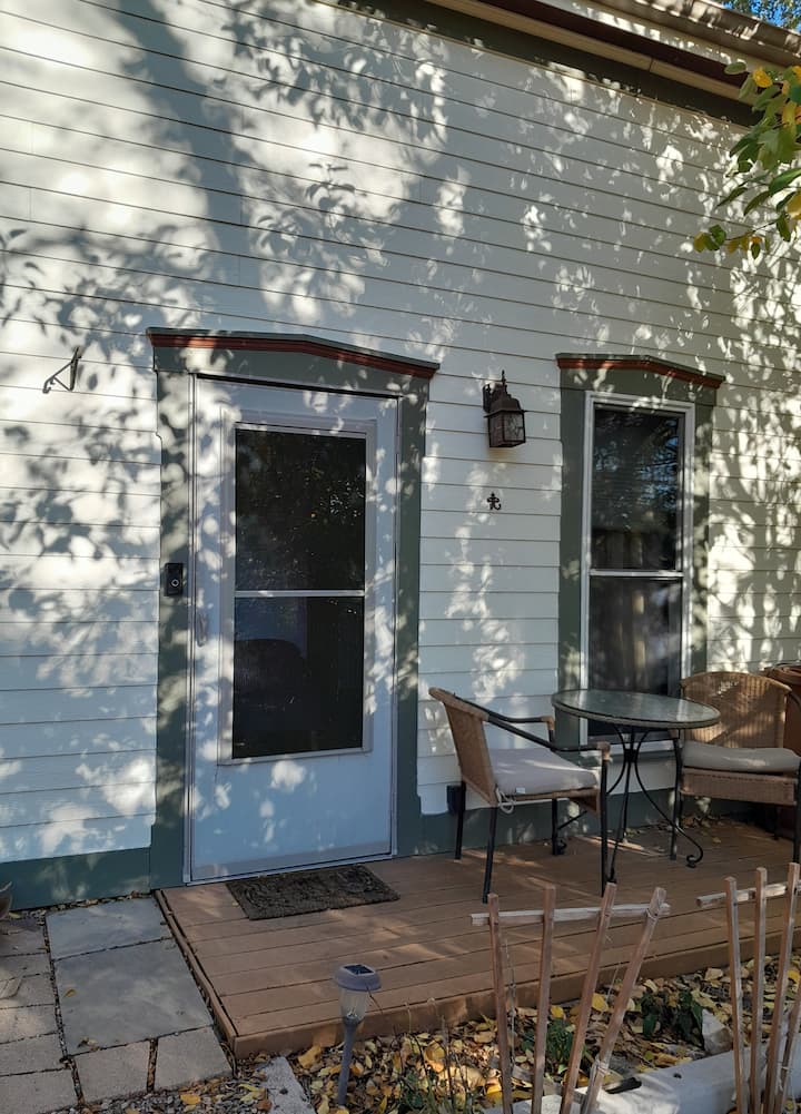 Tranquil Retreat – Private 1 Bdr - Hot Springs, SD