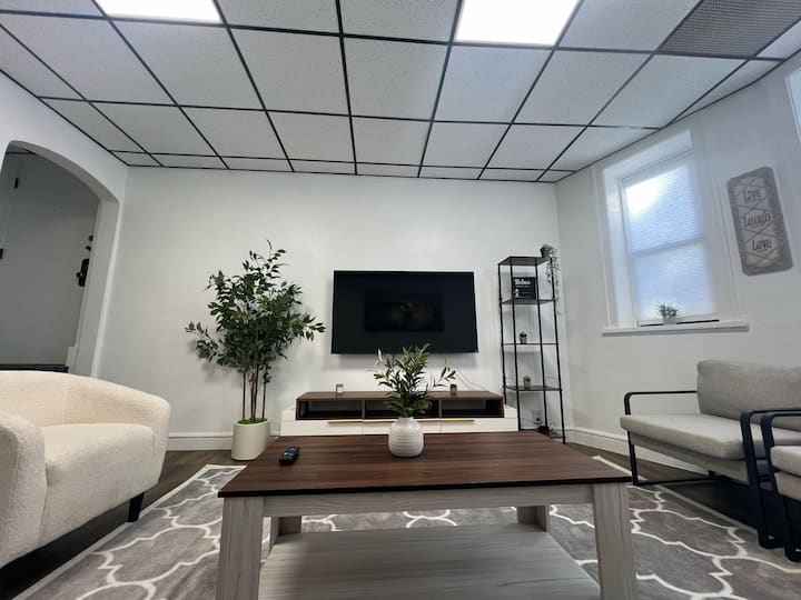 Ideal North Side Stay | 2br W/ Queen Beds+ Wifi - Evanston, IL