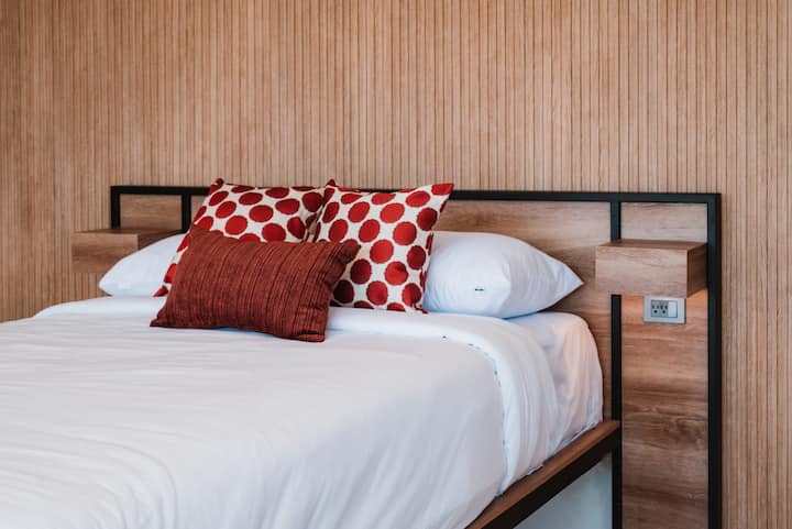 Apartamento Con Bella Vista Para 3/ Zona 10 - Guatemala City