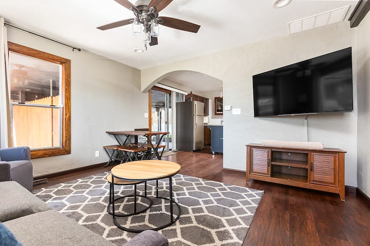 Stylish Downtown Cottage - Lewiston