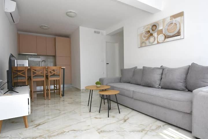 Apartman Top-center Murter Id103 - Pirovac