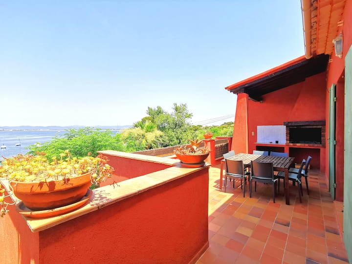 Haut De Villa Vue Mer, à Giens - Hyères