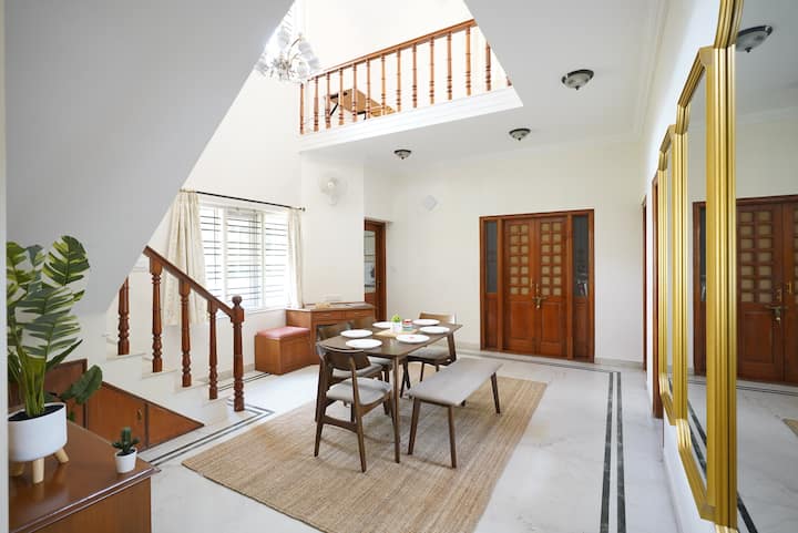 4bhk Luxury Pool Villa Near Bannerghatta - Bengaluru