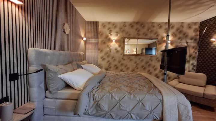 Luxe Studio Met Keuken En Buitenruimte - Hoorn