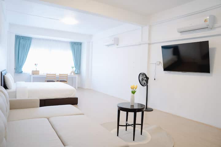 Room Above Massage Shop Central Area - Chiang Mai