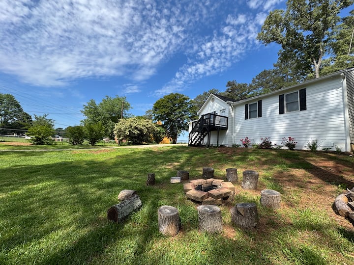 3br Retreat Big Yard Open Living - Auburn, GA