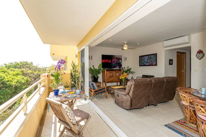 Sleeps 6, Views & Beach 1 Block - Bucerías